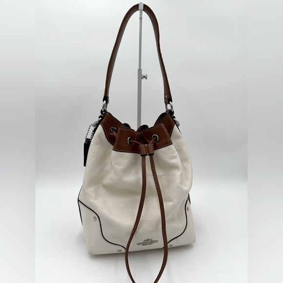 Coach | Bags | Euc Coach Mickie Drawstring Bucket Bag In Chalk Saddle ...